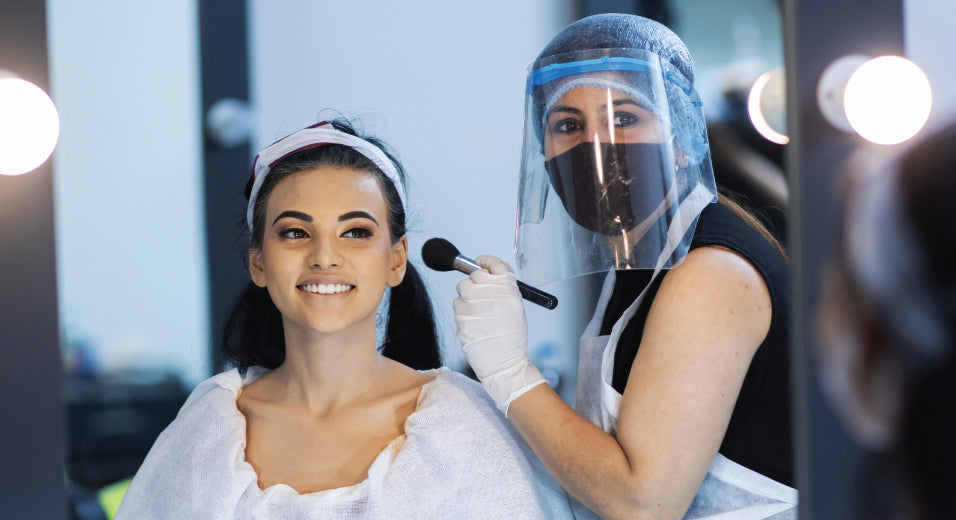 Monsoon-Proof Your Makeup: Top Tips – Lakme Salon